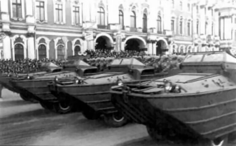 DUKW 353, 2,5 ton, 6x6, Amphibious Troop/Cargo carrier - Special Forces ...